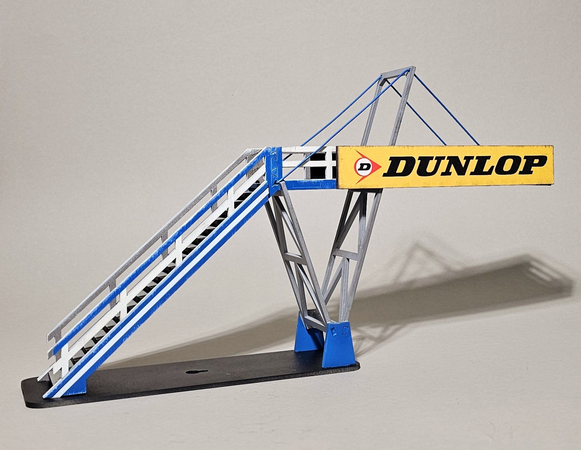 Slotracing Studio - Your shop for slotcars, track design and accessories